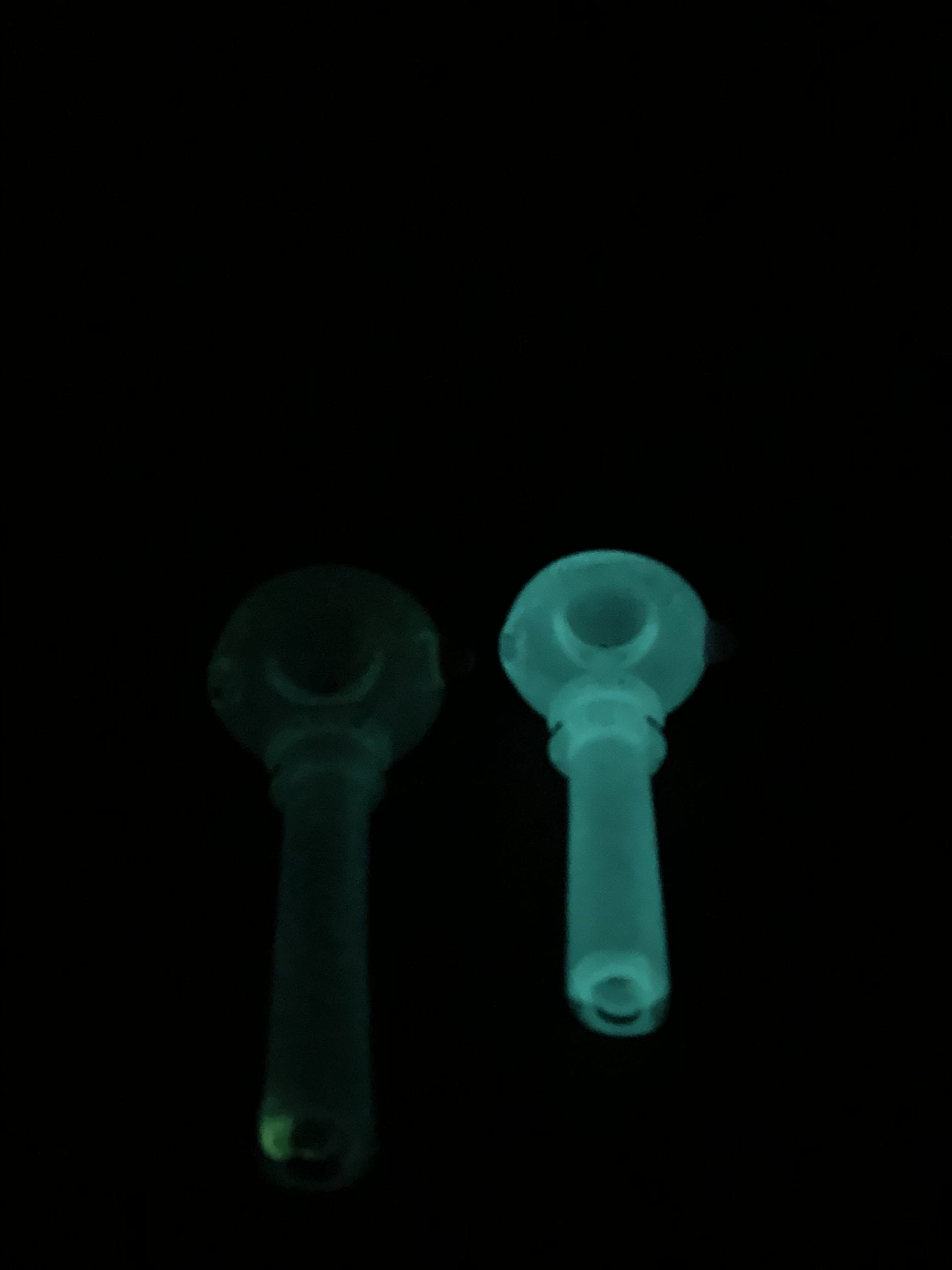 SKINNY GLOW IN THE DARK HAND PIPE RS2061 — Himalayan Group Inc.